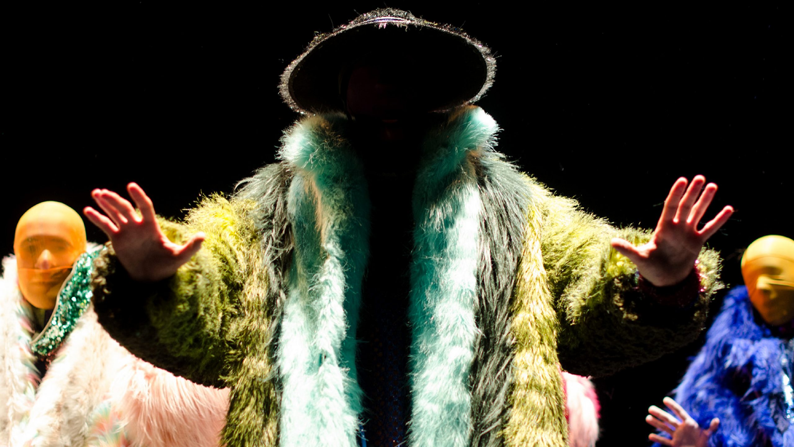 Le Fou, production du Théâtre de la feuille à Hongkong – Hybridités ...